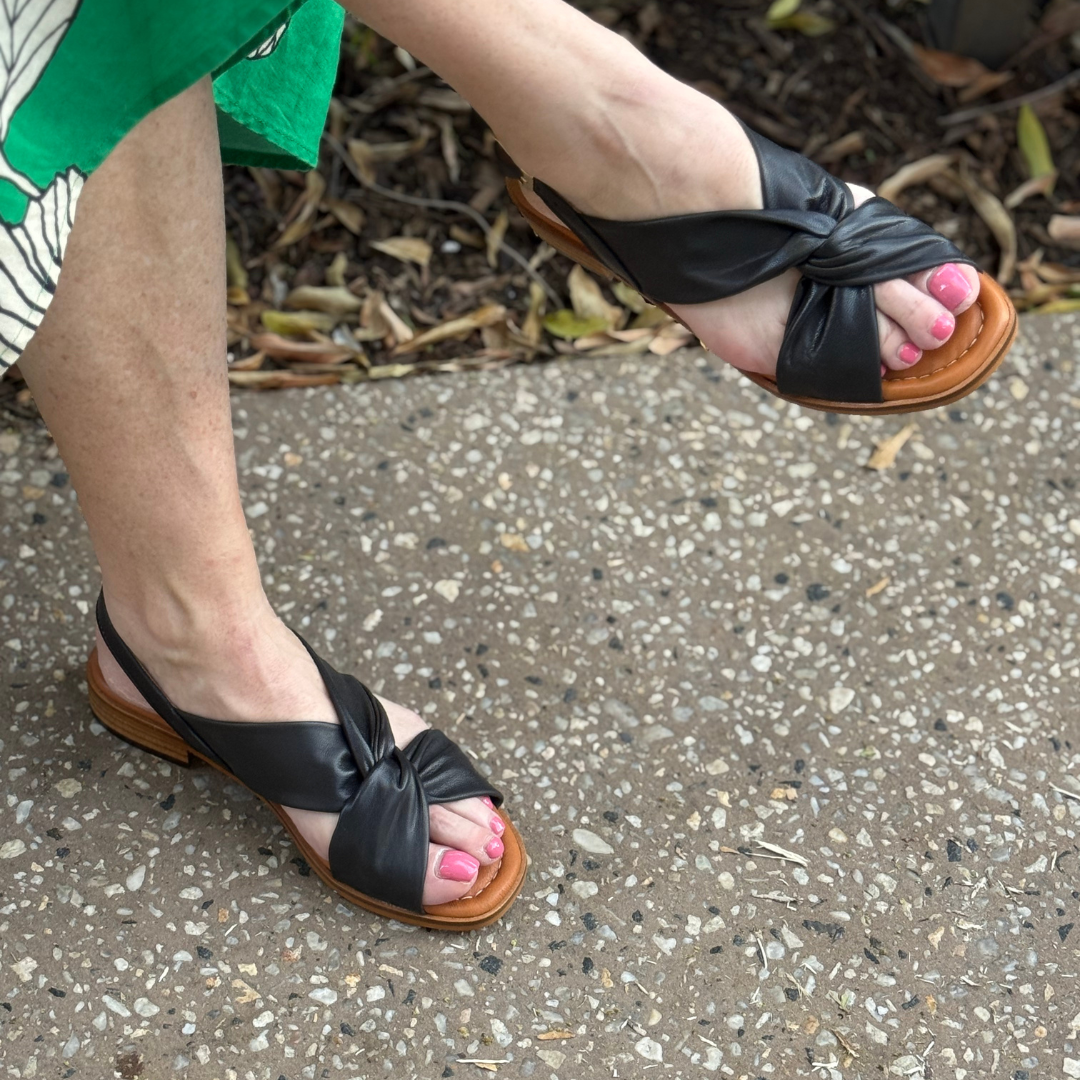 Zeta Shoes Ditzy - Black | Soft Leather Sandals – Shannons Shoes