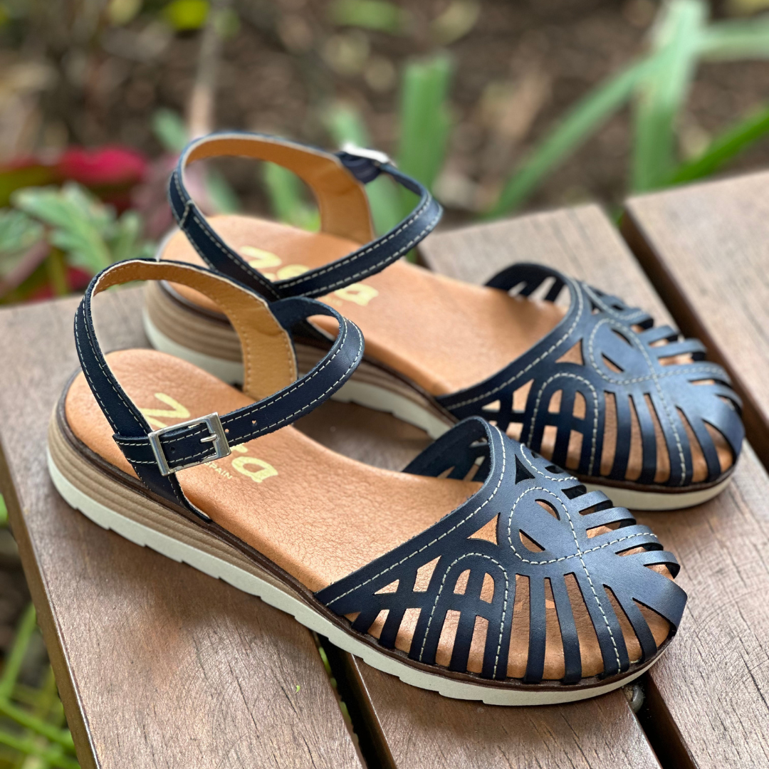 Zeta Maura - Dark Blue Closed Toe Sandals – Shannons Shoes
