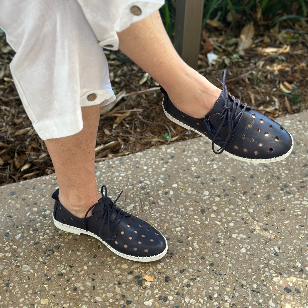 Thyme & Co Tiles - Navy/White Sneakers – Shannons Shoes