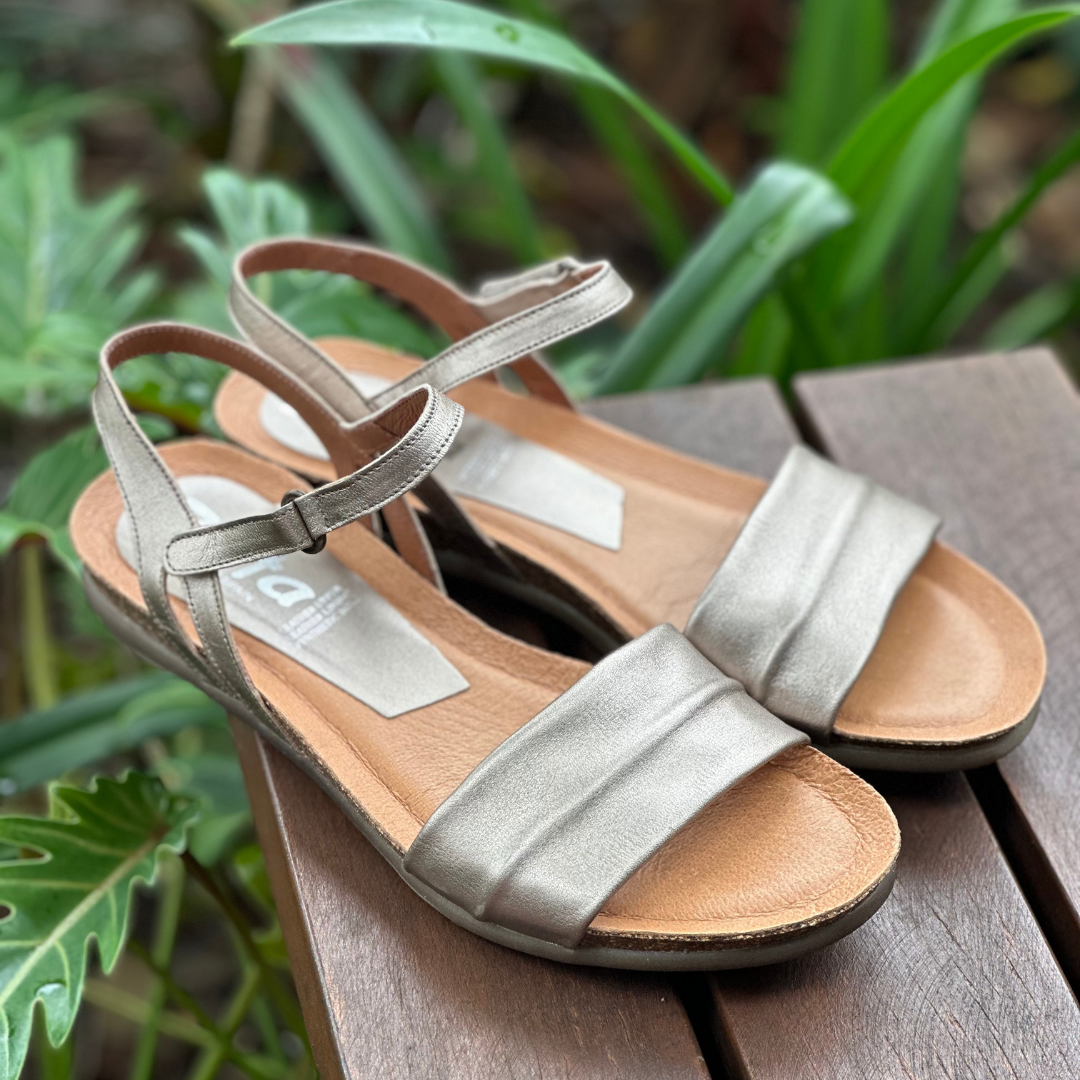 Zeta Reba - Champagne Sandals – Shannons Shoes